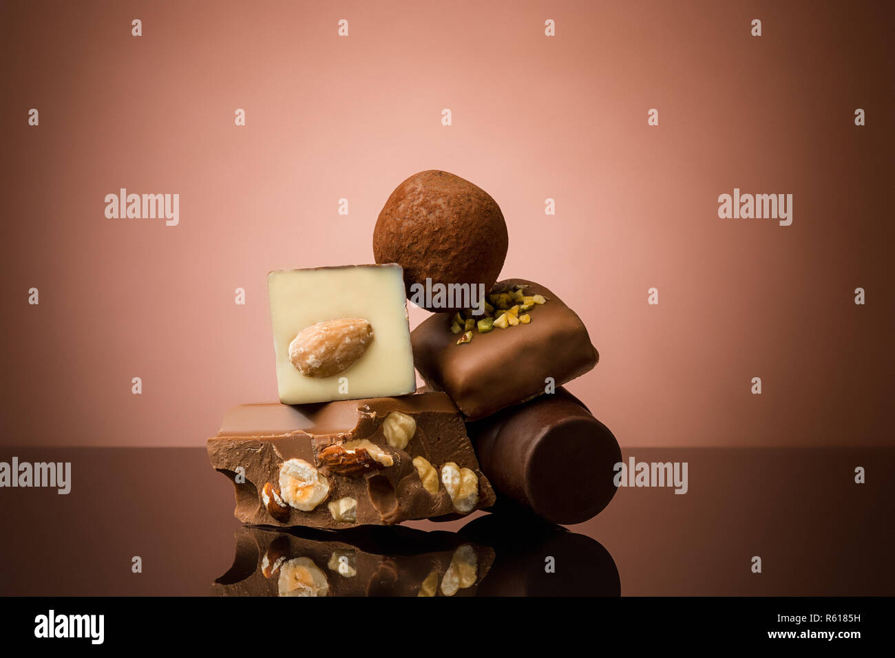 Pile of broken chocolate Stock Photo - Alamy