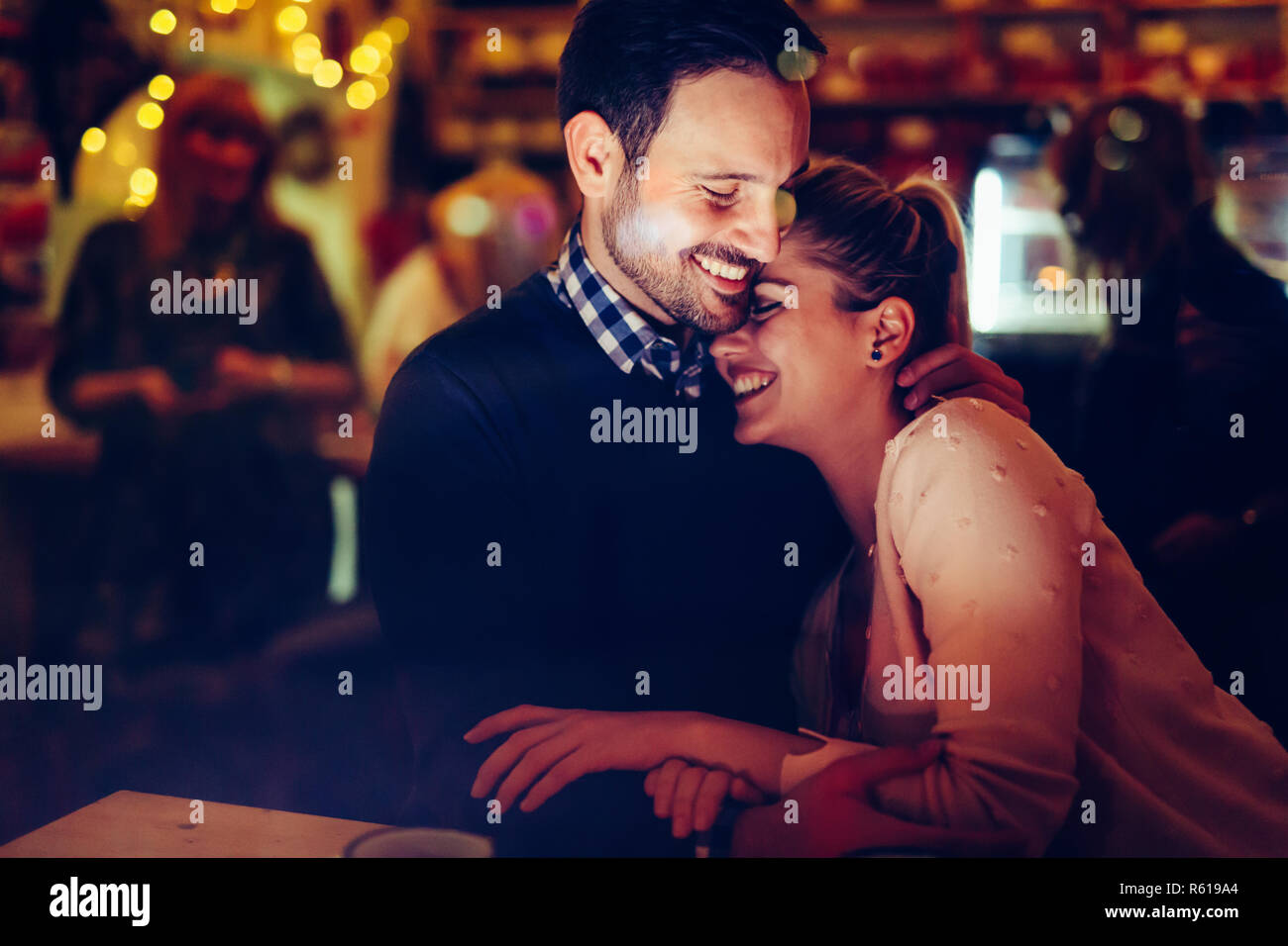 Night bar hi-res stock photography and images - Alamy