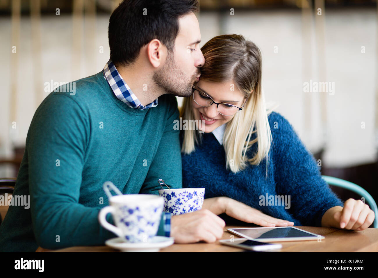 Cute date coffee shop hi-res stock photography and images - Alamy