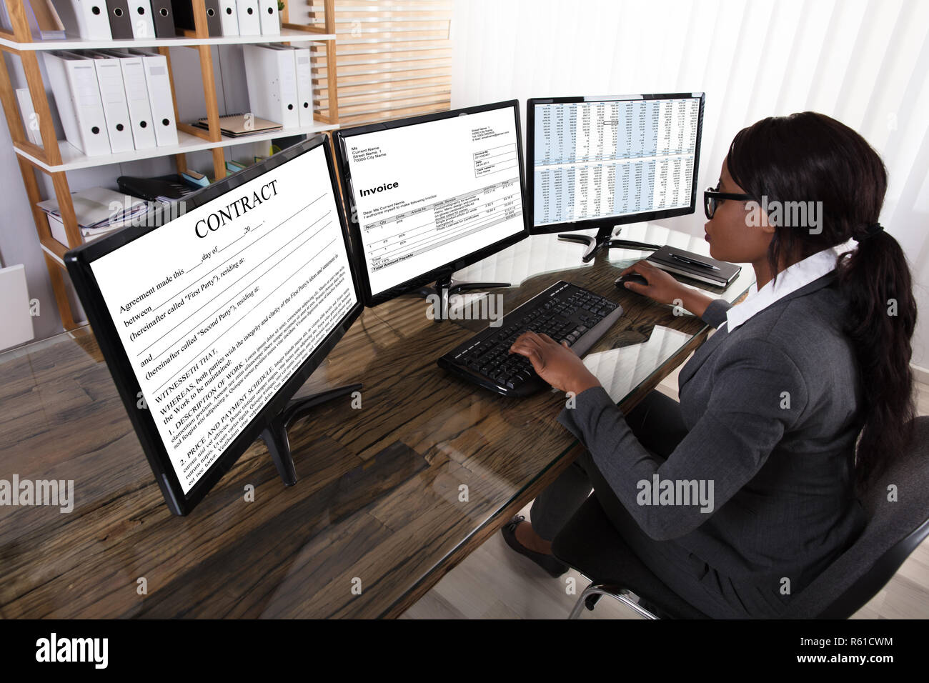 Invoice form on computer hi-res stock photography and images - Alamy