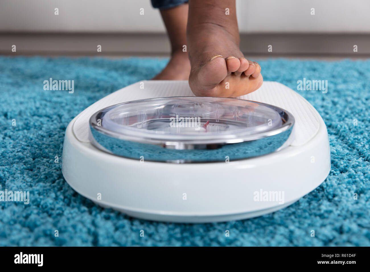 Human foot measure hi-res stock photography and images - Alamy