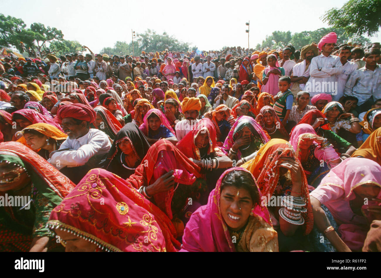 Poor crowd hi-res stock photography and images - Alamy