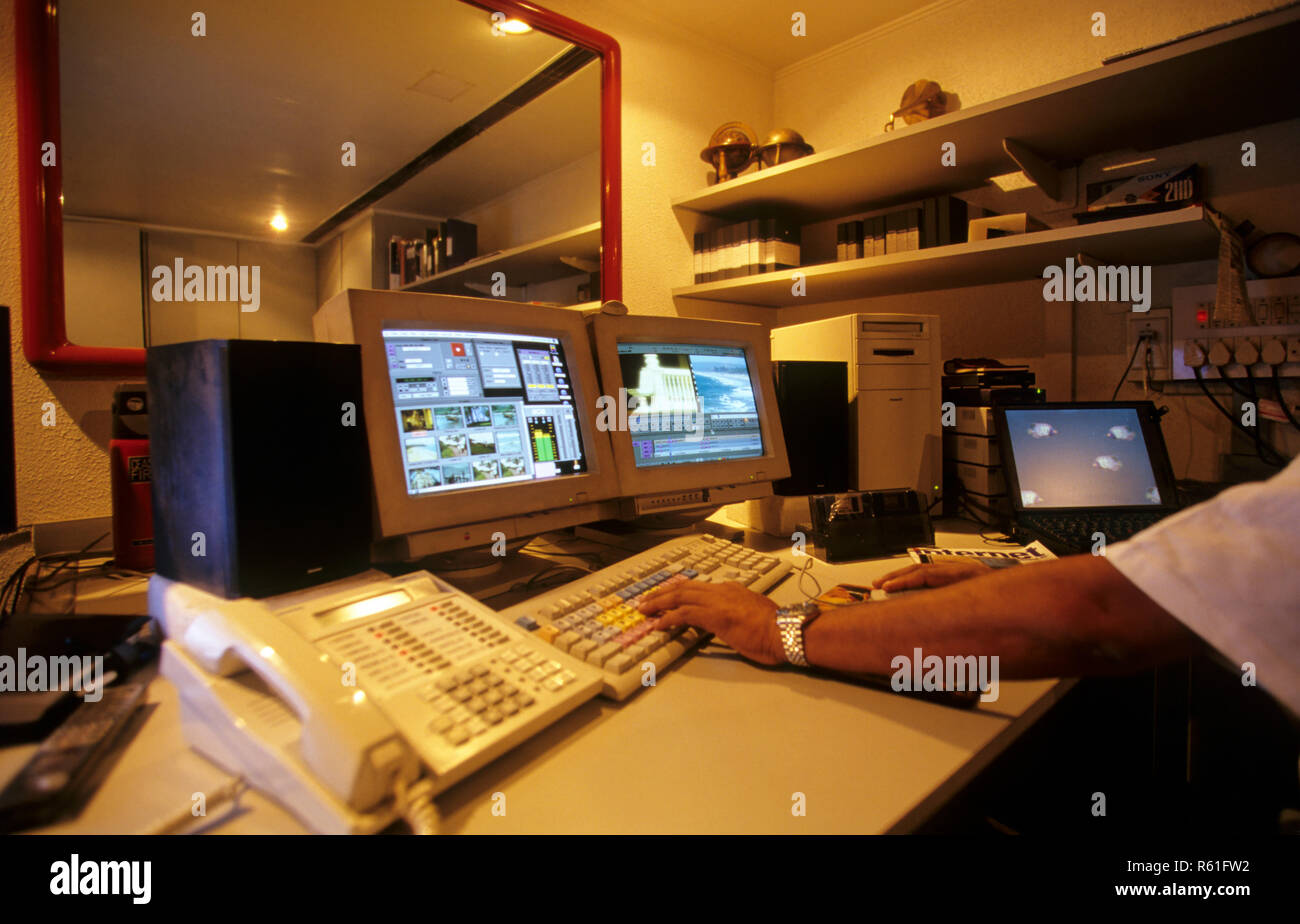 India digital telecom hi-res stock photography and images - Alamy