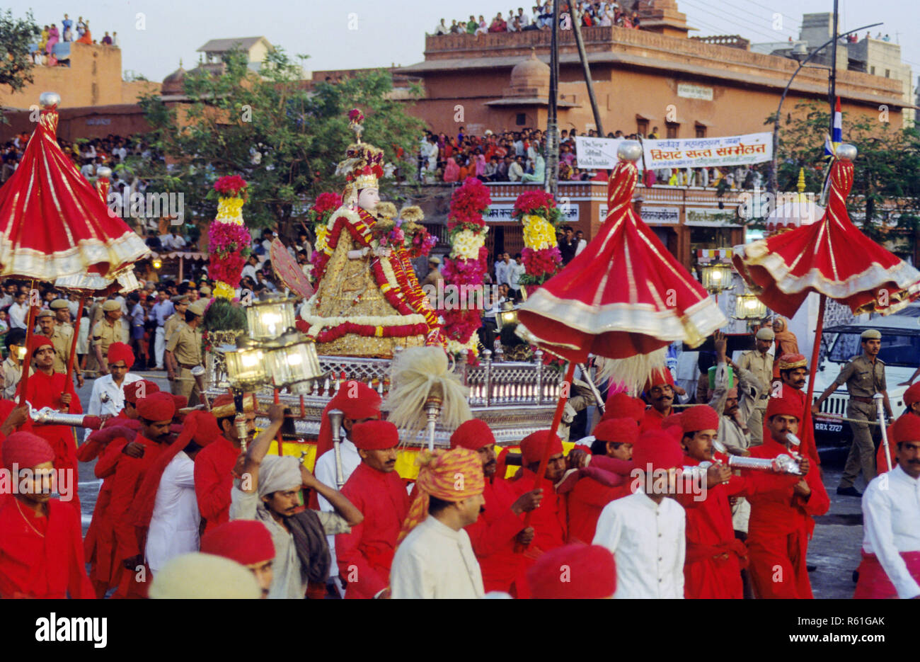 Gangaur & Gudi at Procession, Jaipur, Rajasthan, India Stock Photo - Alamy