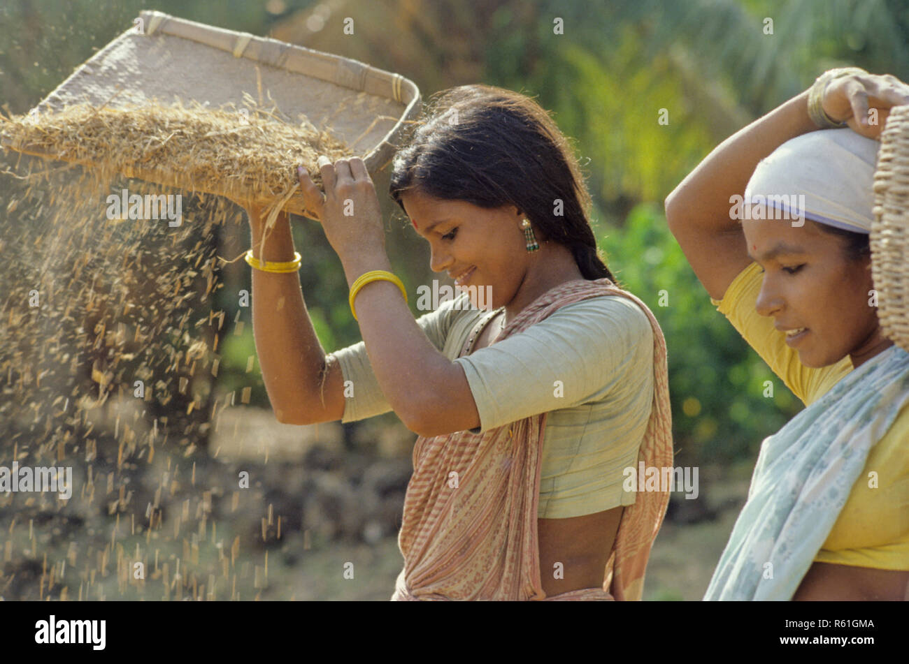 Indian women farmers hi-res stock photography and images - Alamy