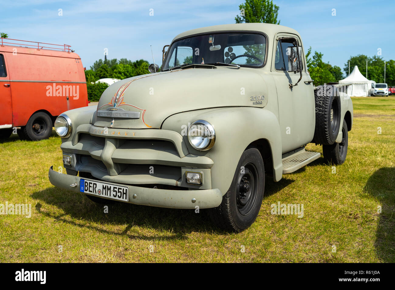 Chevrolet 3100 pickup hi-res stock photography and images - Alamy