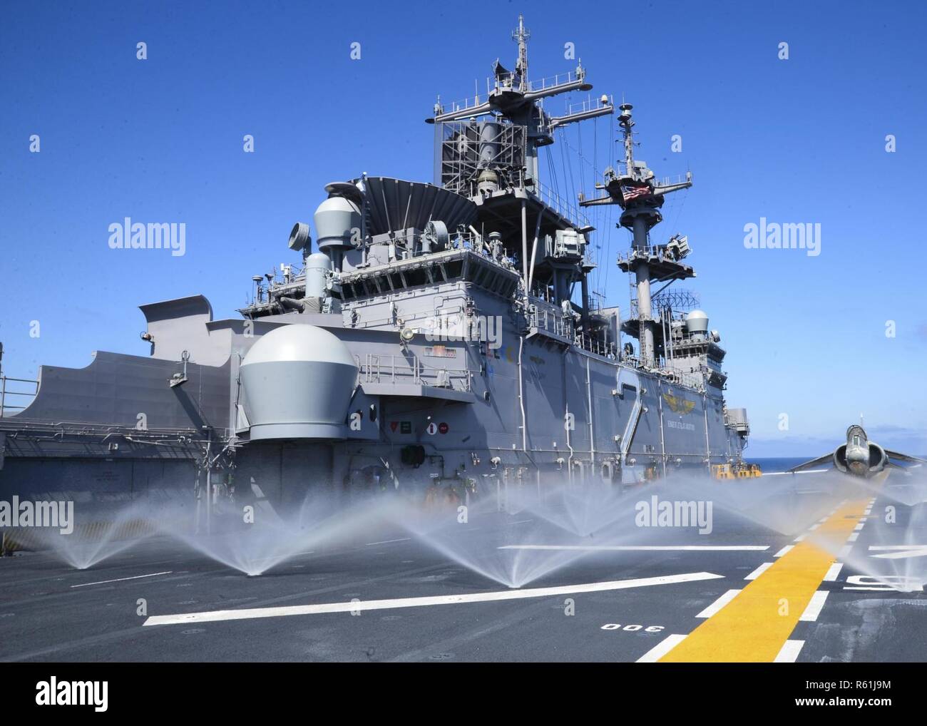 PACIFIC OCEAN (May 4, 2017) The Wasp-class amphibious assault ship USS ...