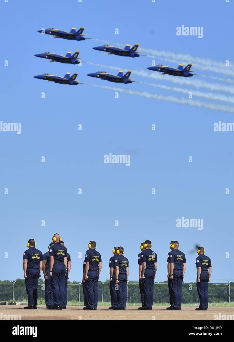 BARKSDALE, La. (May. 5, 2017) The U.S. Navy flight demonstration ...