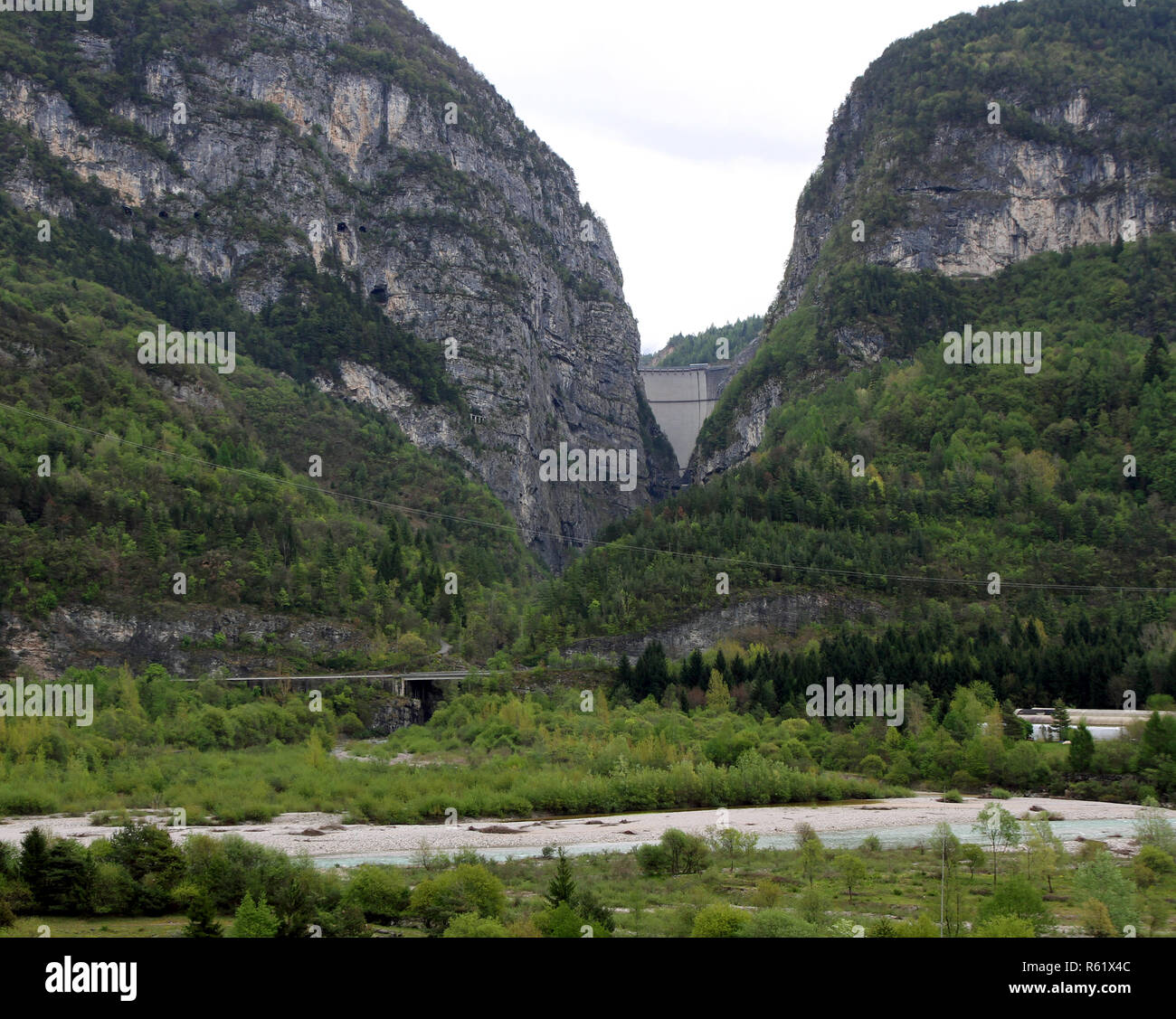 Vajont dam hi-res stock photography and images - Alamy