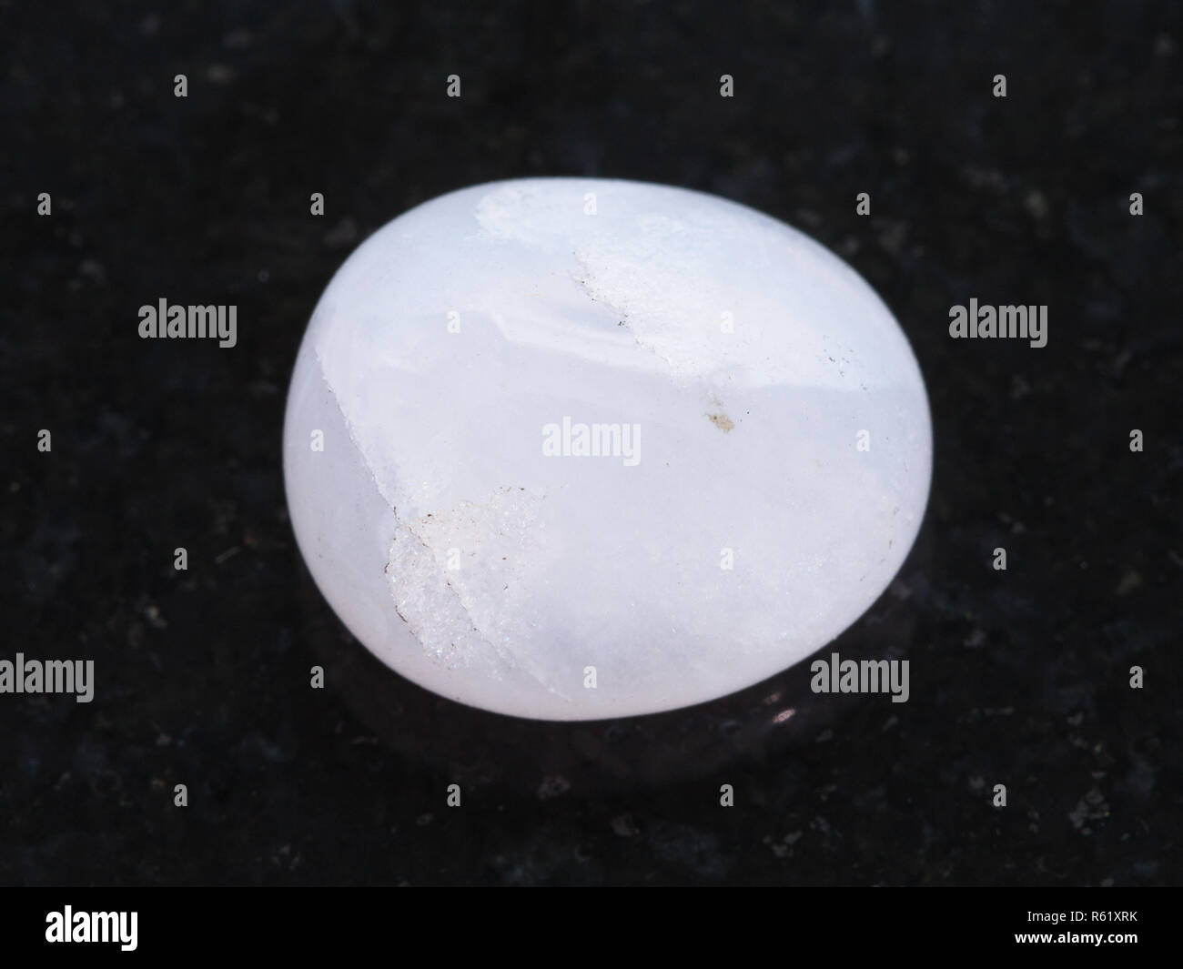 Milky quartz hi-res stock photography and images - Alamy