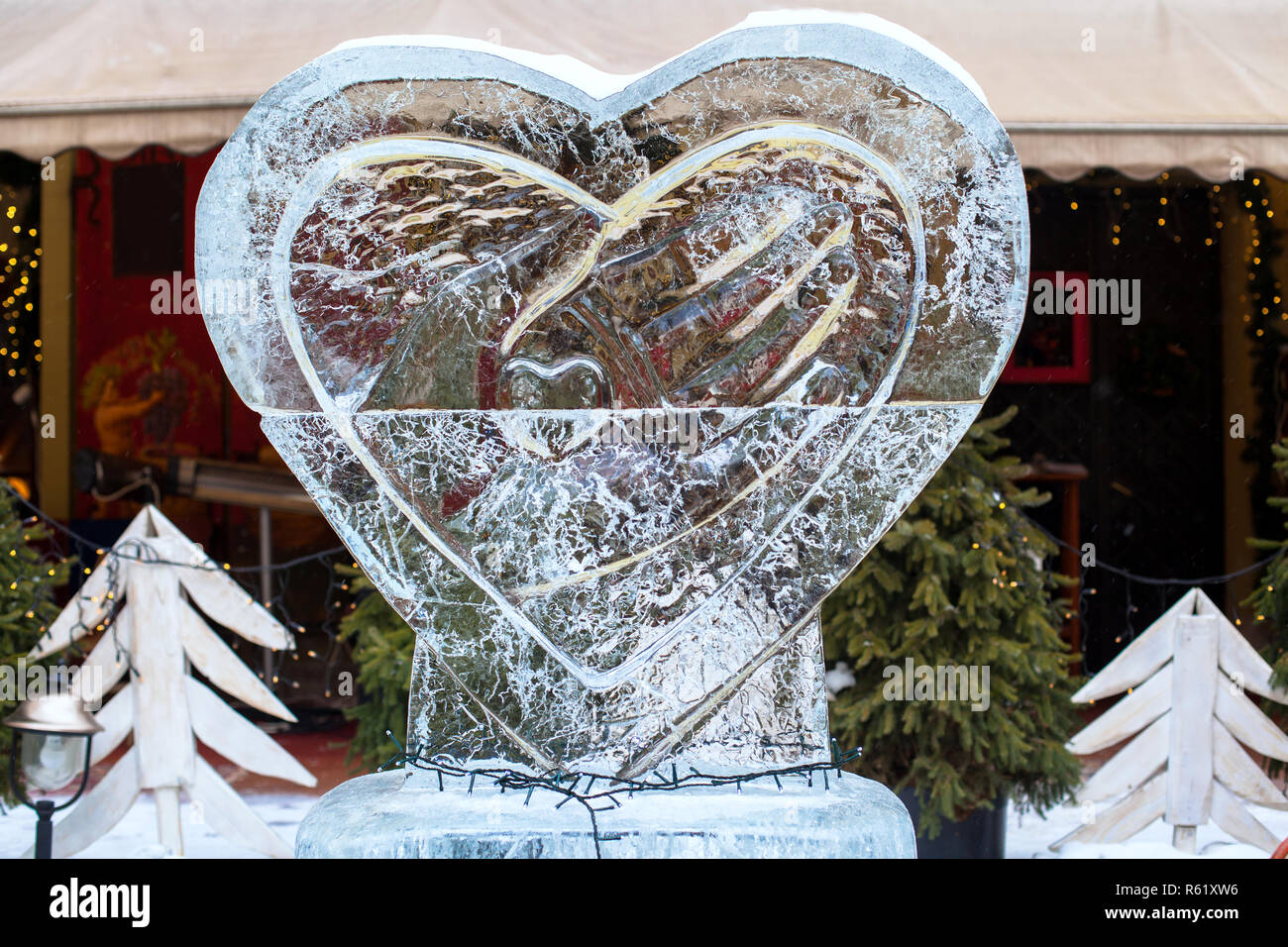 Ice crystals sculpture hi-res stock photography and images - Alamy
