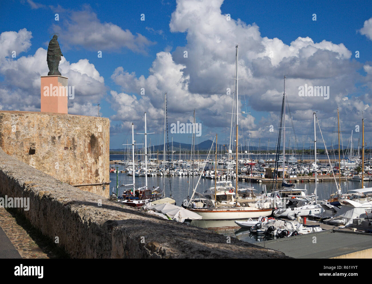 Elmo hi-res stock photography and images - Alamy