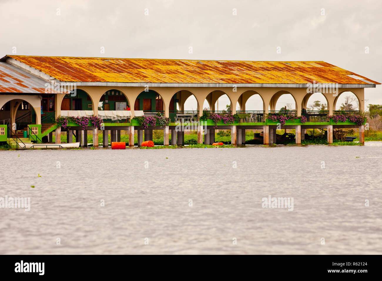 Peru amazon tribe hi-res stock photography and images - Alamy