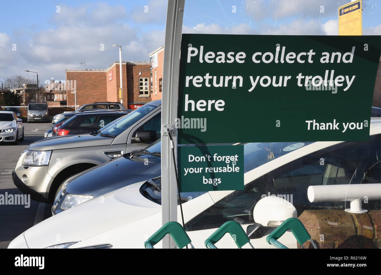 Supermarket trolley park hi-res stock photography and images - Alamy