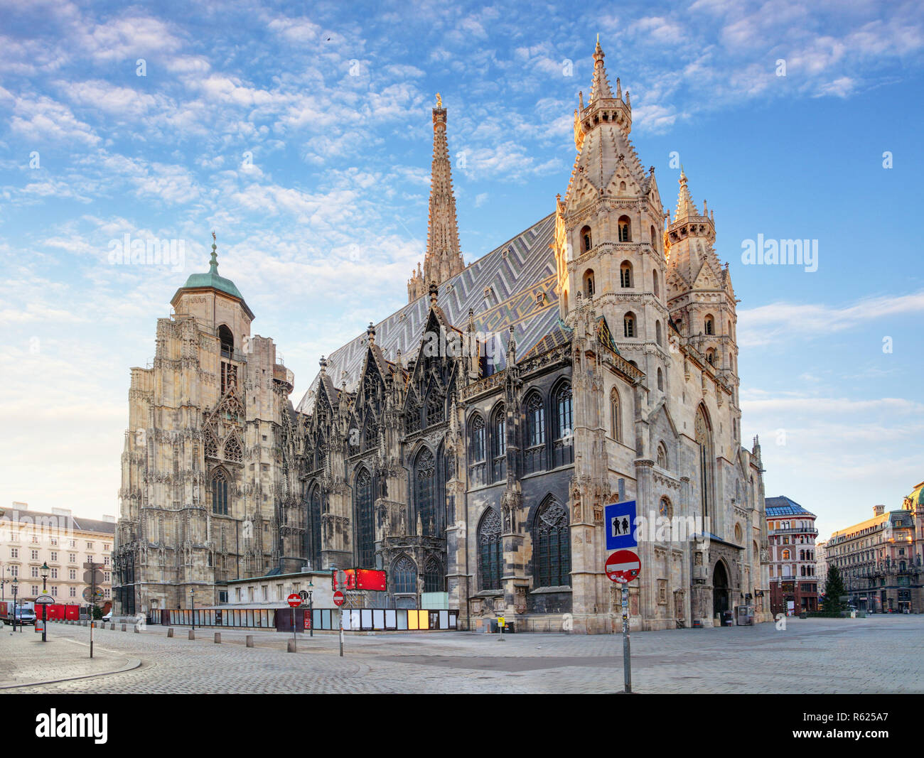 St stephan square hi-res stock photography and images - Alamy