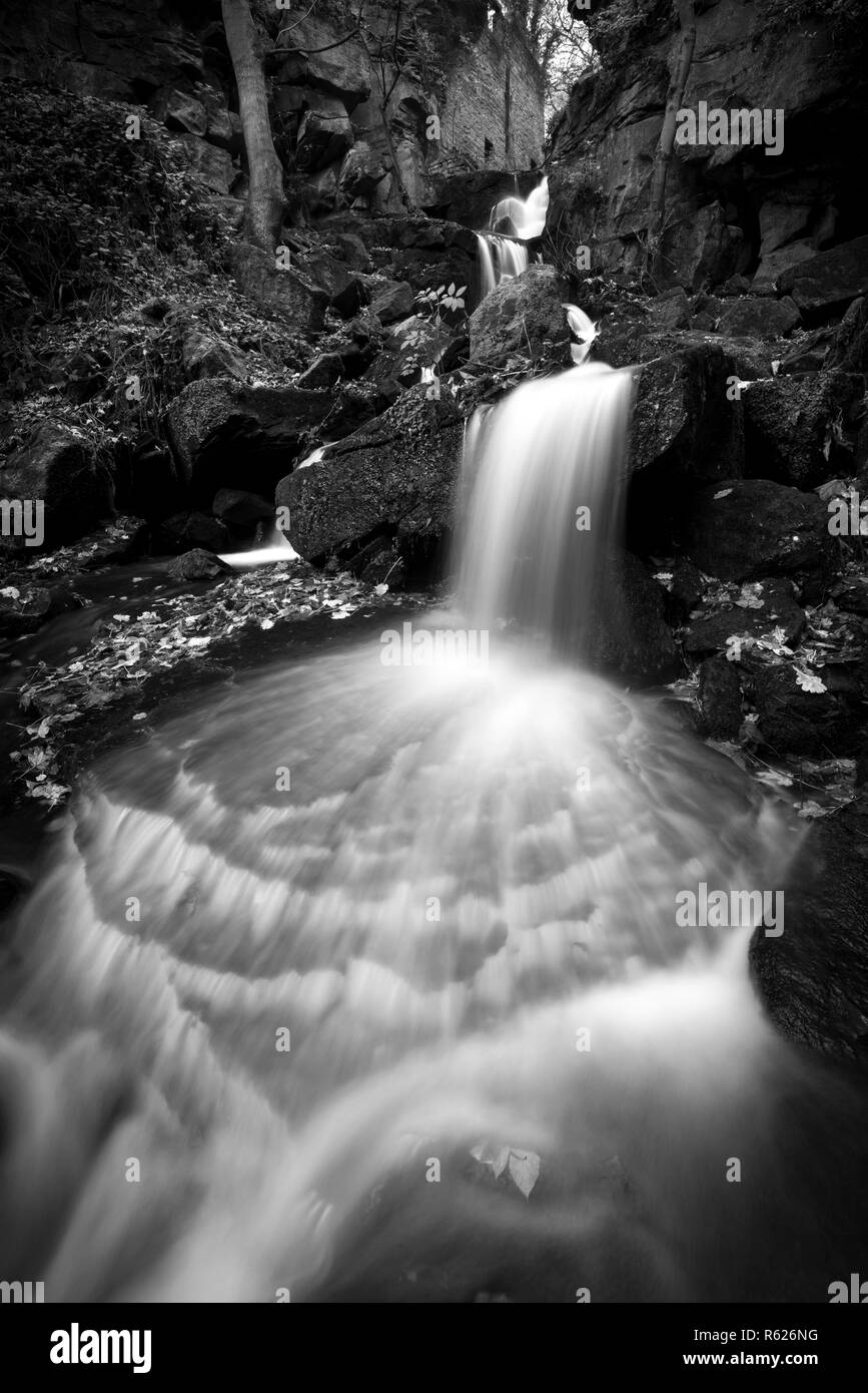 Waterfalls in mono hi-res stock photography and images - Alamy