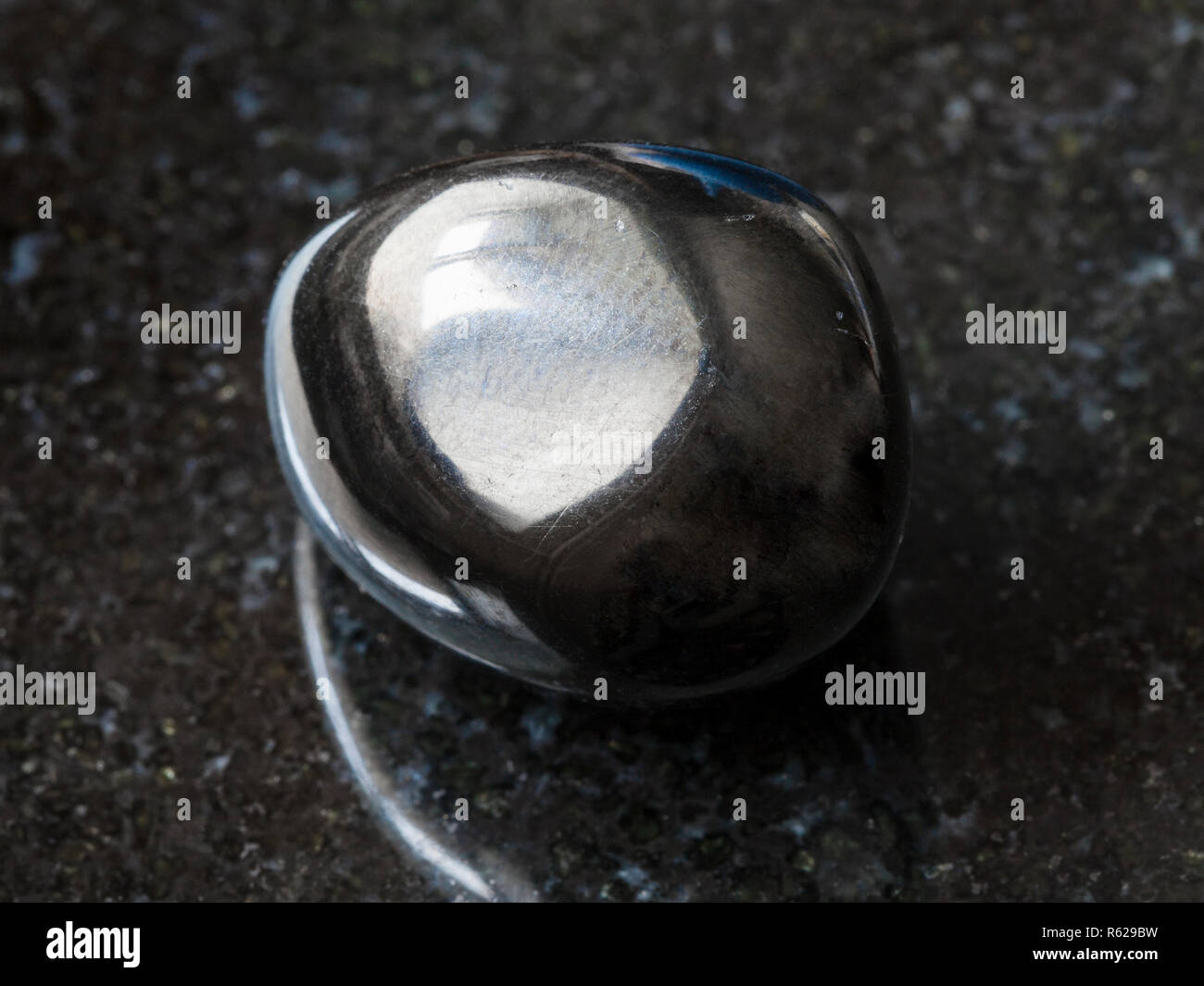 Jet gem stone hi-res stock photography and images - Alamy