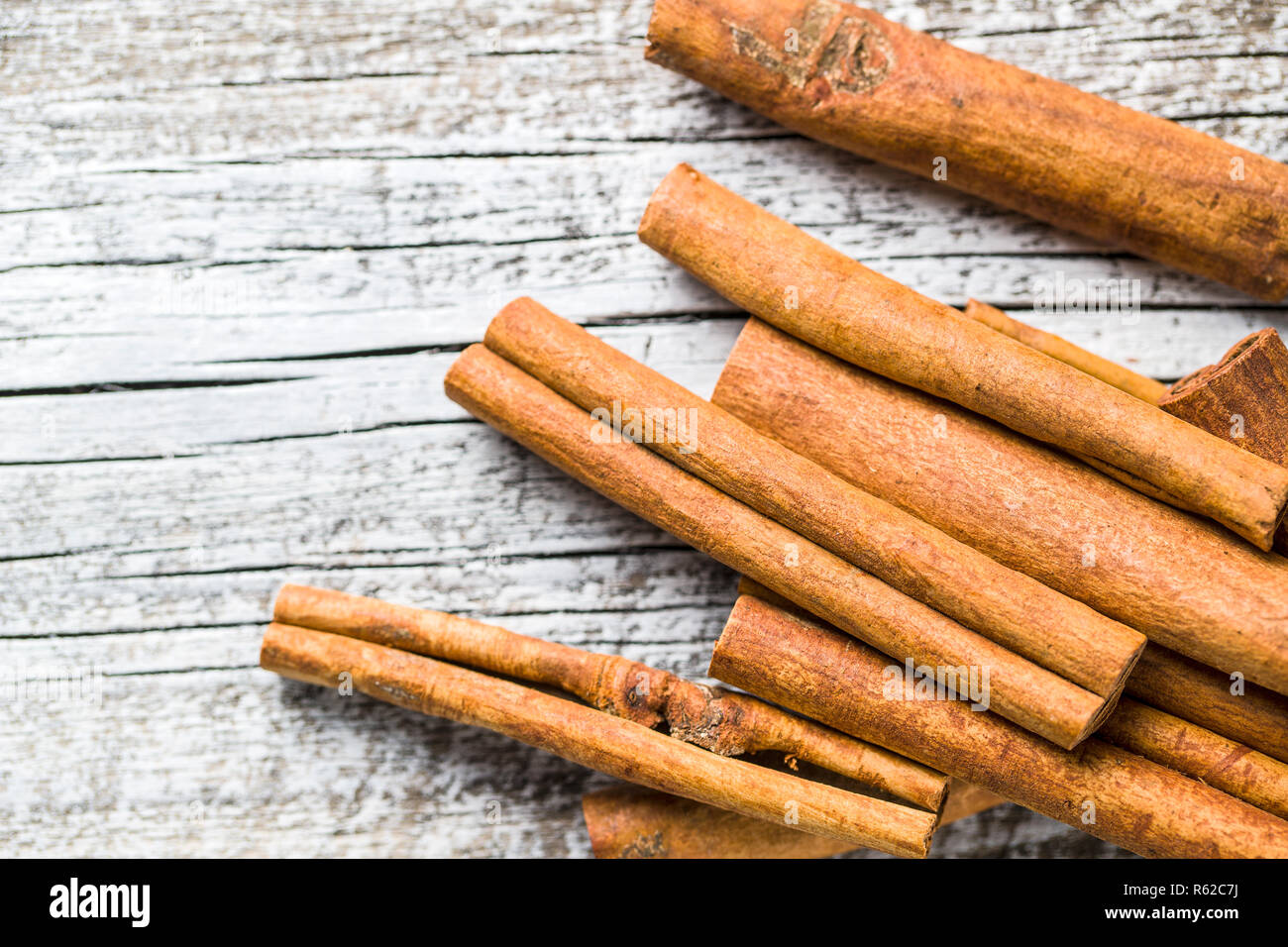 Cinnamon sticks spice Stock Photo - Alamy