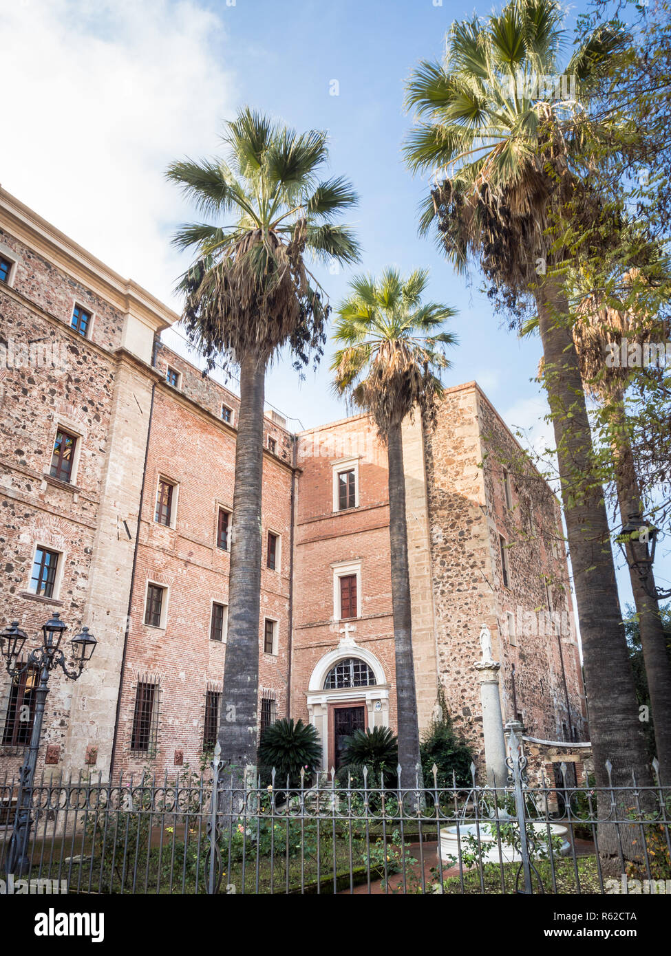 ancient palm garden Stock Photo - Alamy