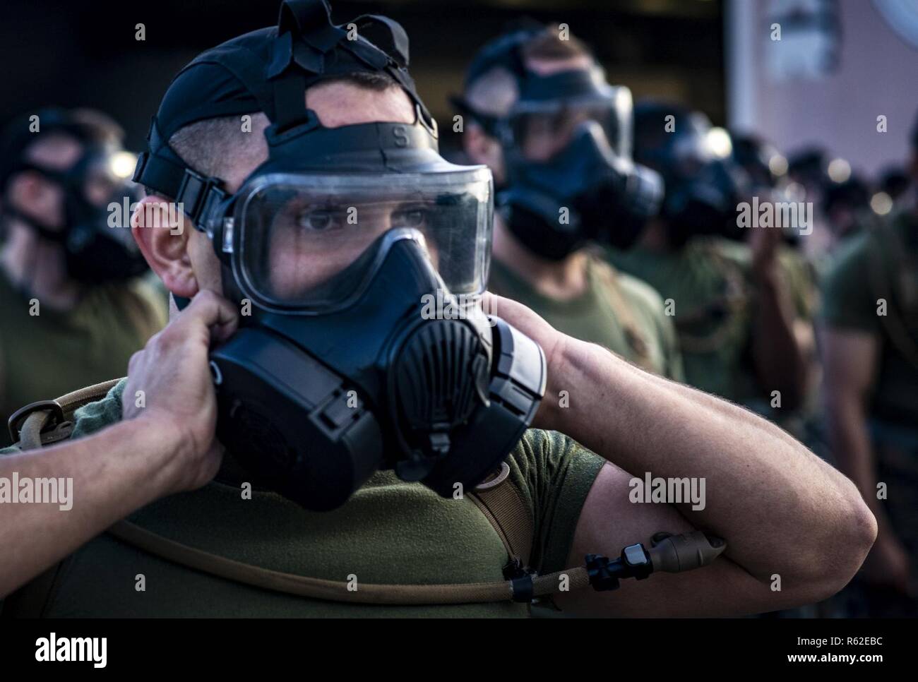 Us soldier wearing gas mask hi-res stock photography and images - Alamy