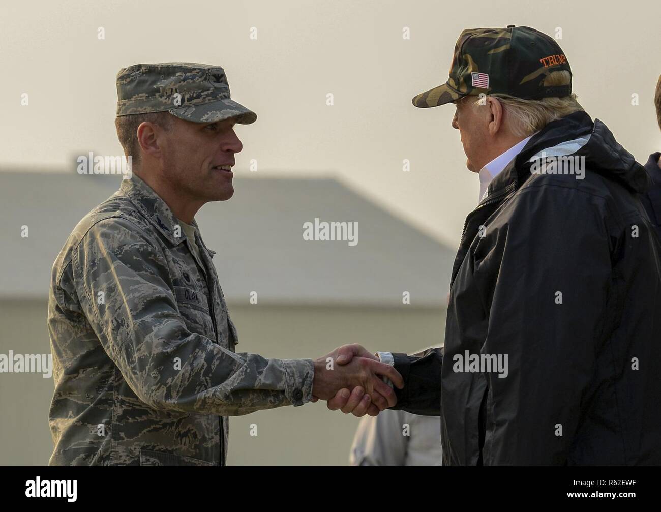 Paradise camp fire 2018 hi-res stock photography and images - Alamy