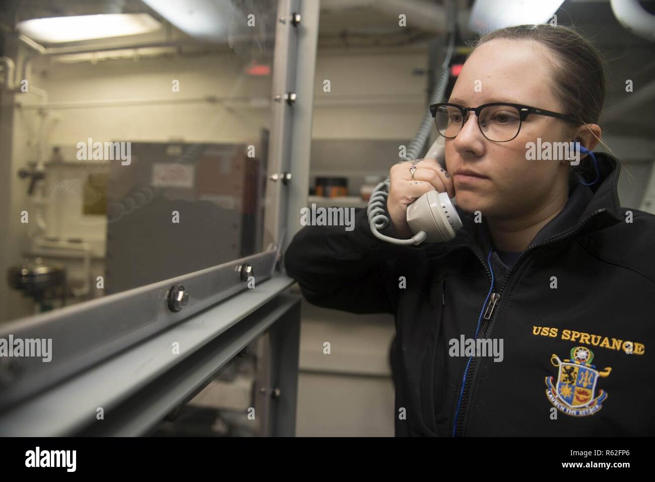 PHILIPPINE SEA (Nov. 16, 2018) Sonar Technician (Surface) 3rd Class ...