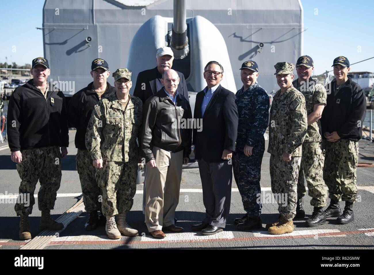Norfolk, Va. (Nov. 16, 2018) Guided-missile cruiser USS Vella Gulf (CG ...