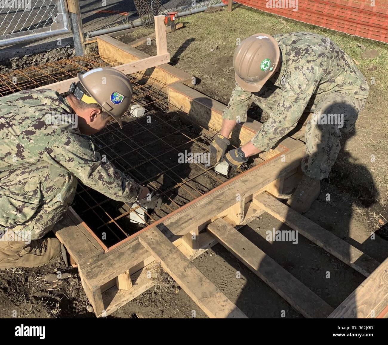 ATSUGI, Japan (Nov. 16, 2018) Steelworker 3rd Class Aubrey Spiller and ...