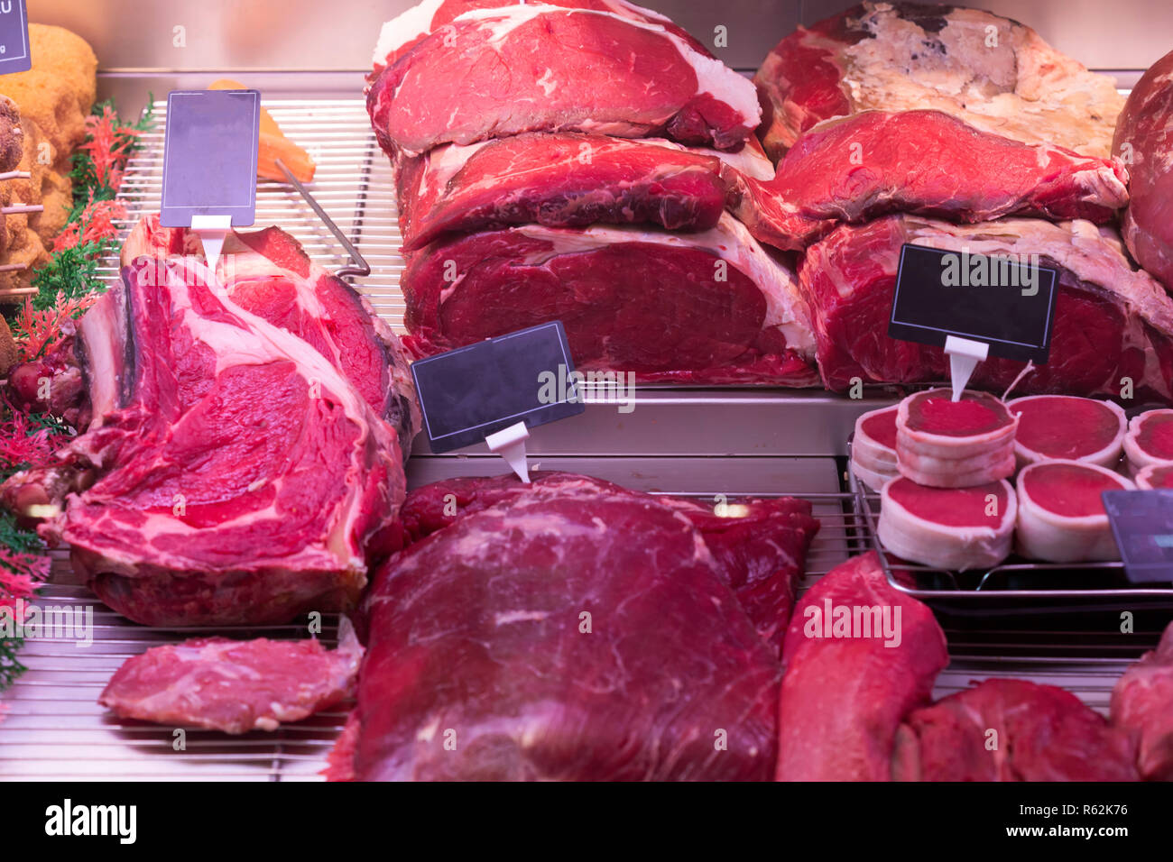 Butchers chop shop hi-res stock photography and images - Alamy