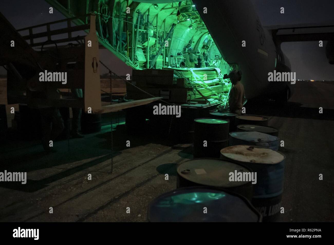 Combat offload method b hi-res stock photography and images - Alamy