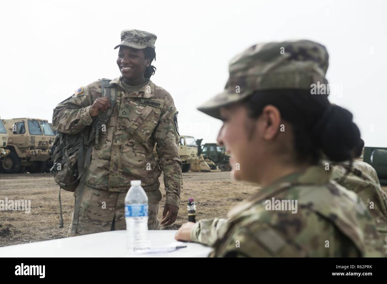 Military showers of support hi-res stock photography and images - Alamy