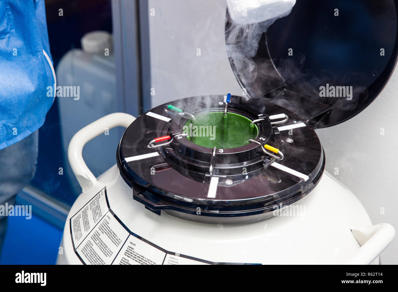 Liquid nitrogen tank hi-res stock photography and images - Alamy