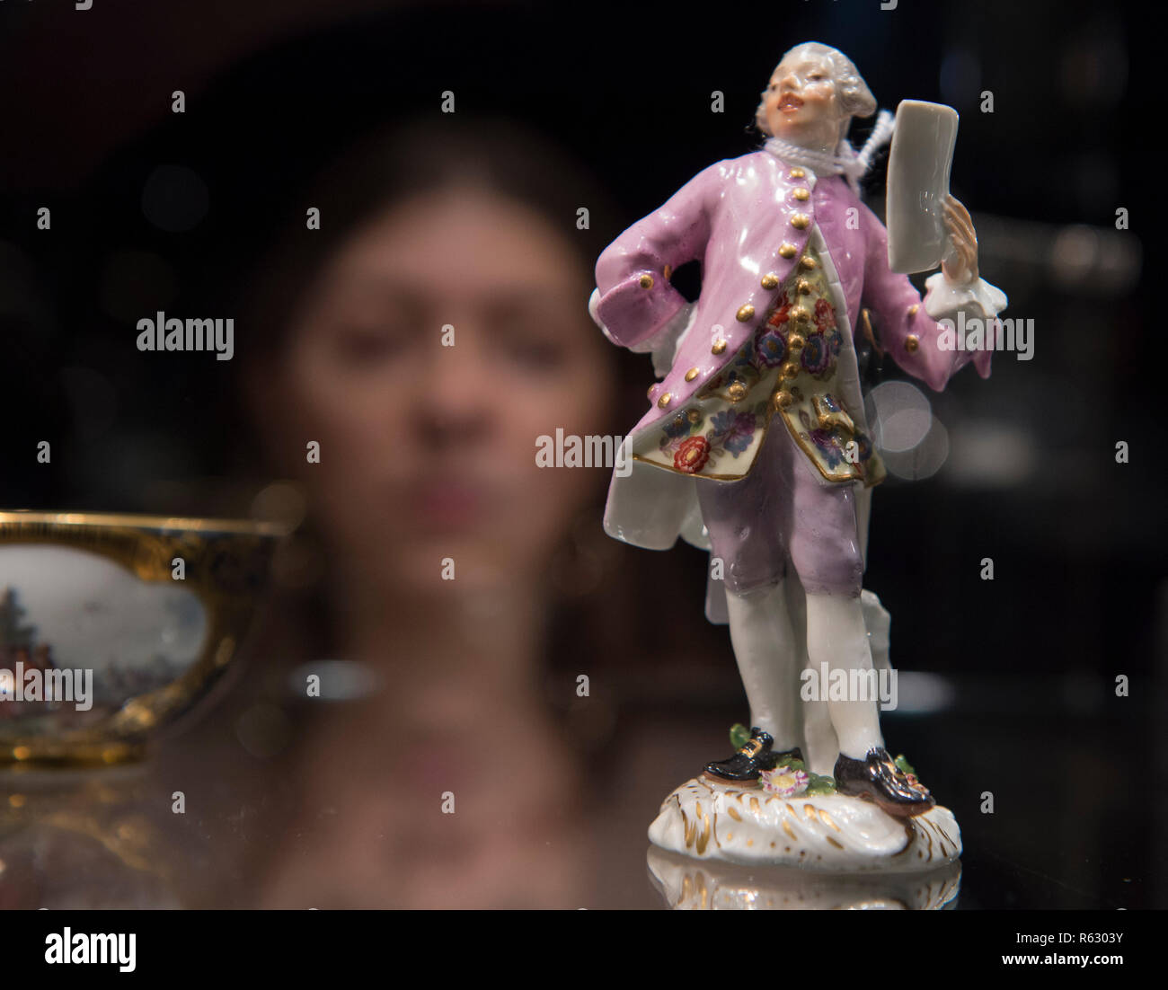 Ballad singer hi-res stock photography and images - Alamy