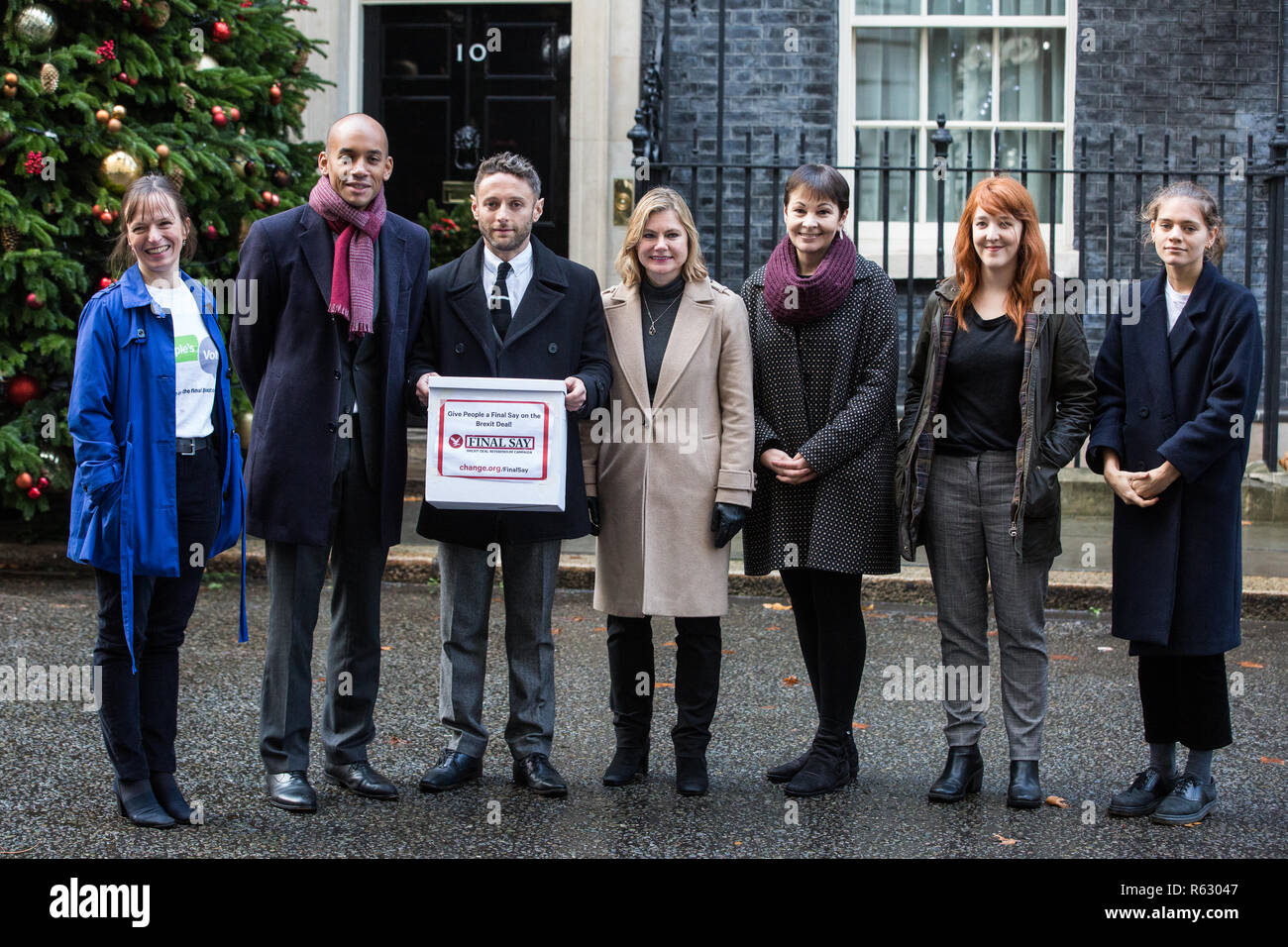 London, UK. 3rd December, 2018. A group including People’s Vote ...