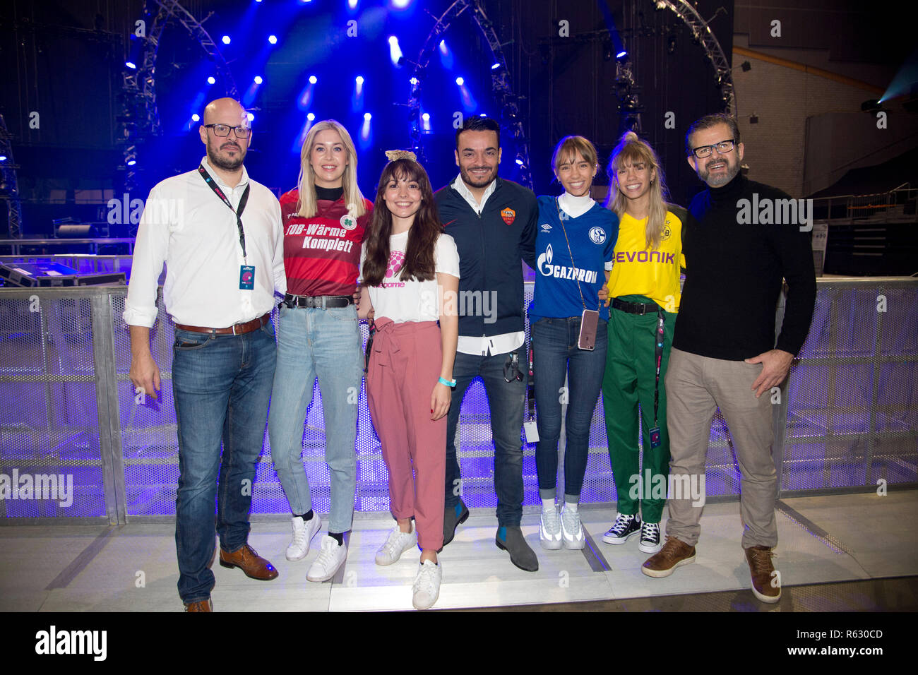 The presenters Meike GEHRING, Julia KRUEGER, Kruger, Giovnni ZARRELLA ...