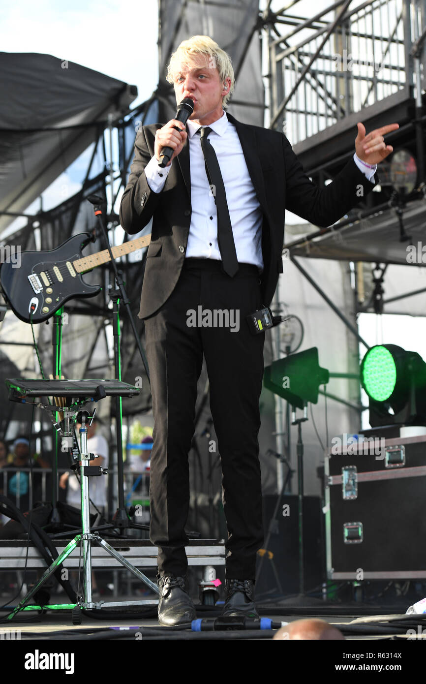 Robert delong hi-res stock photography and images - Alamy