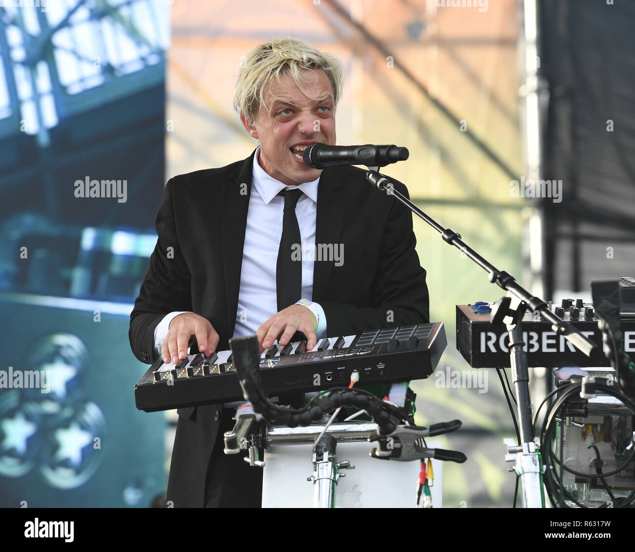 Robert delong hi-res stock photography and images - Alamy