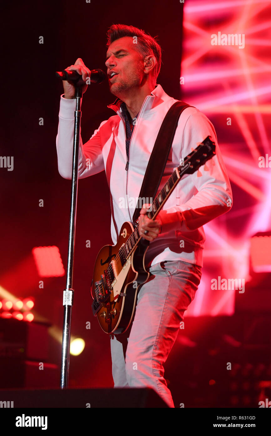311 Nick Hexum High Resolution Stock Photography and Images - Alamy