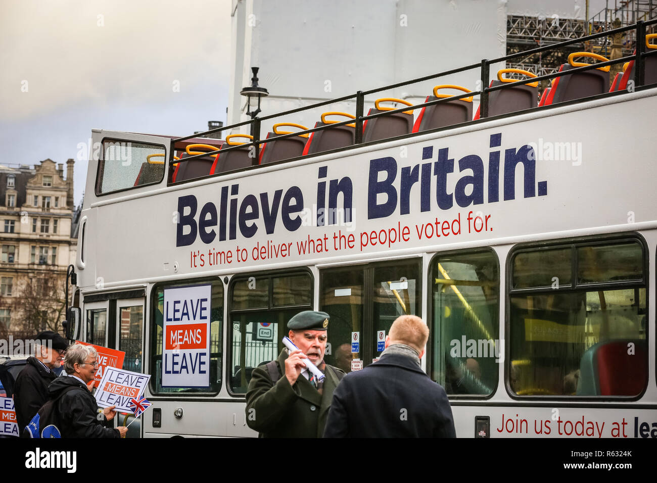 Brexit leave campaign bus hi-res stock photography and images - Alamy