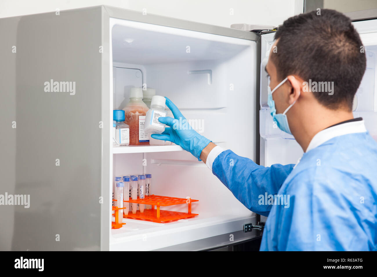 Biological sample freezer hi-res stock photography and images - Alamy