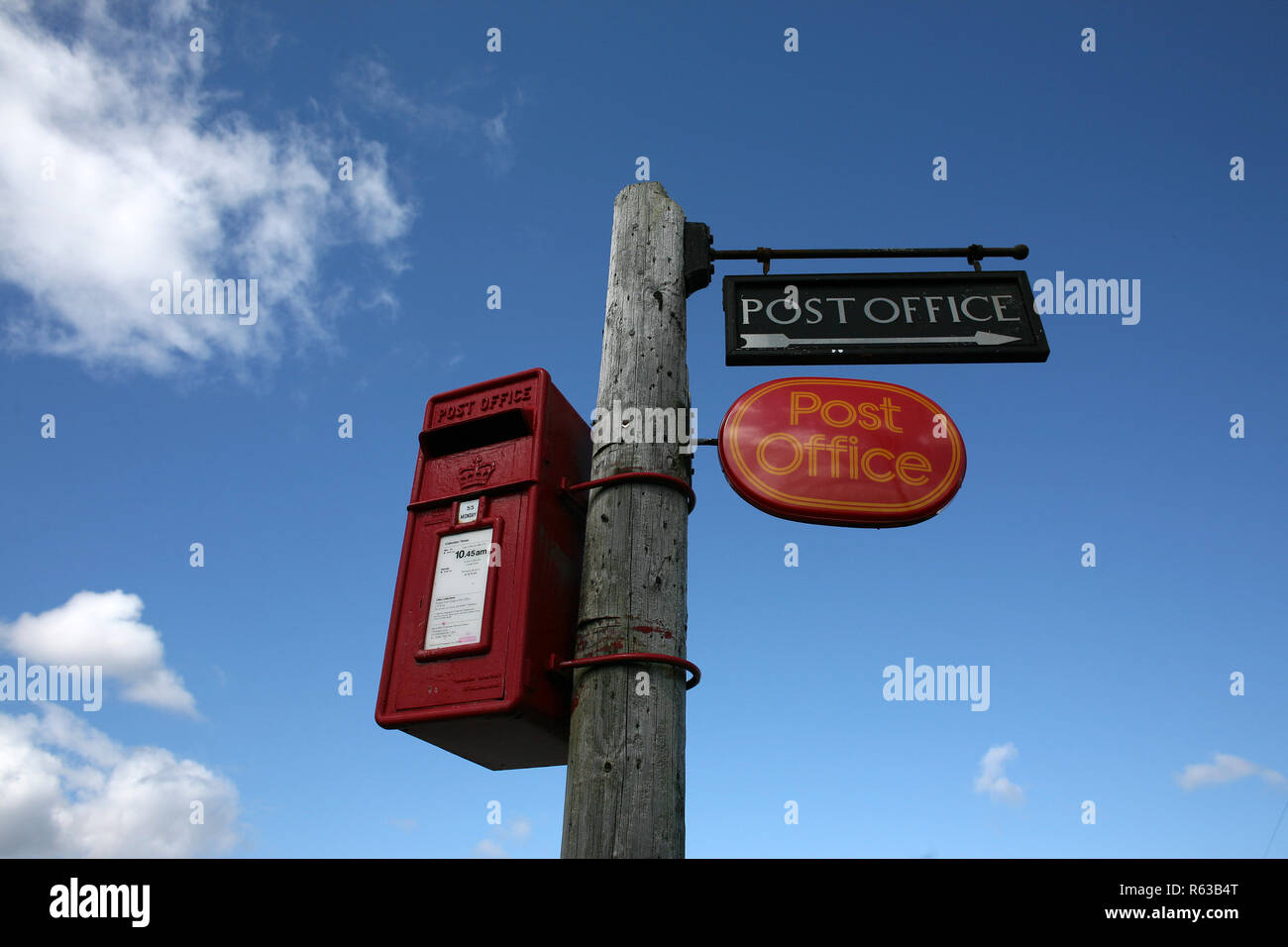 Post office signs hi-res stock photography and images - Alamy
