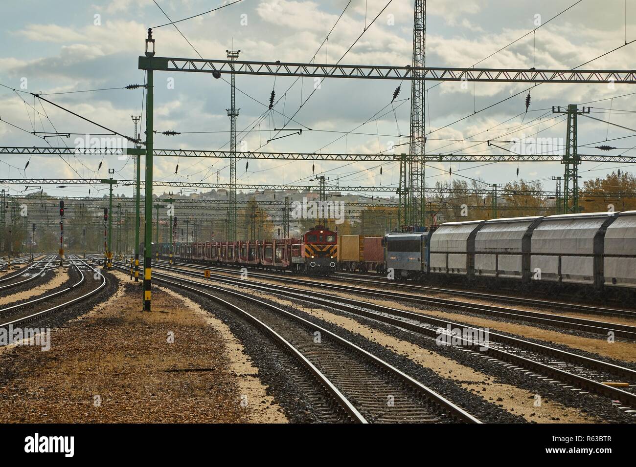 Long freight train bend hi-res stock photography and images - Alamy