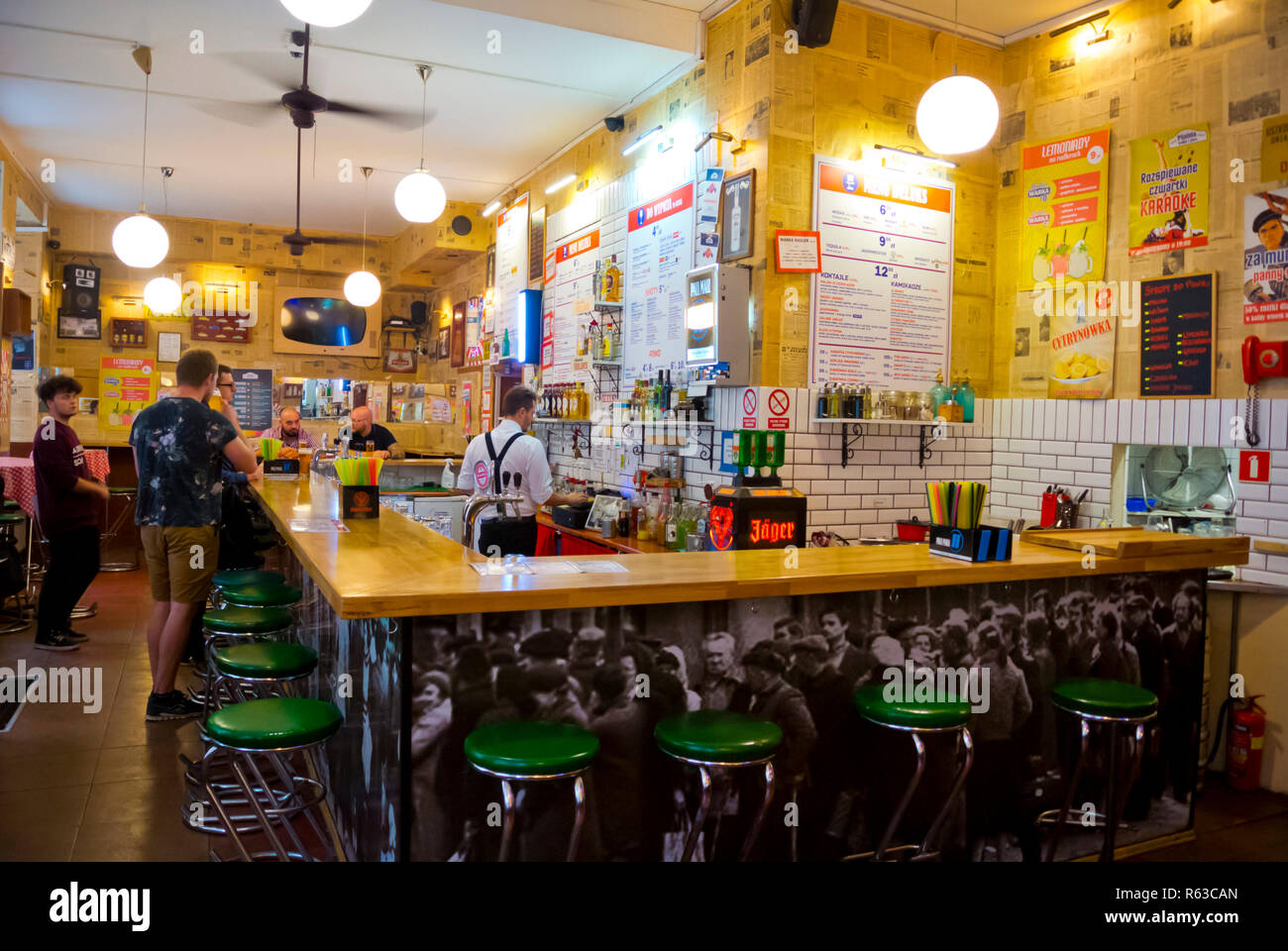 Retro pub interior hi-res stock photography and images - Alamy