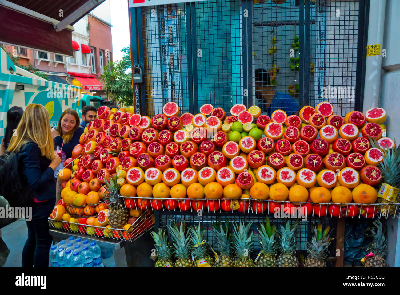 Fruit juice stall, Galip Dede caddesi, Beyoglu, Istanbul, Turkey ...