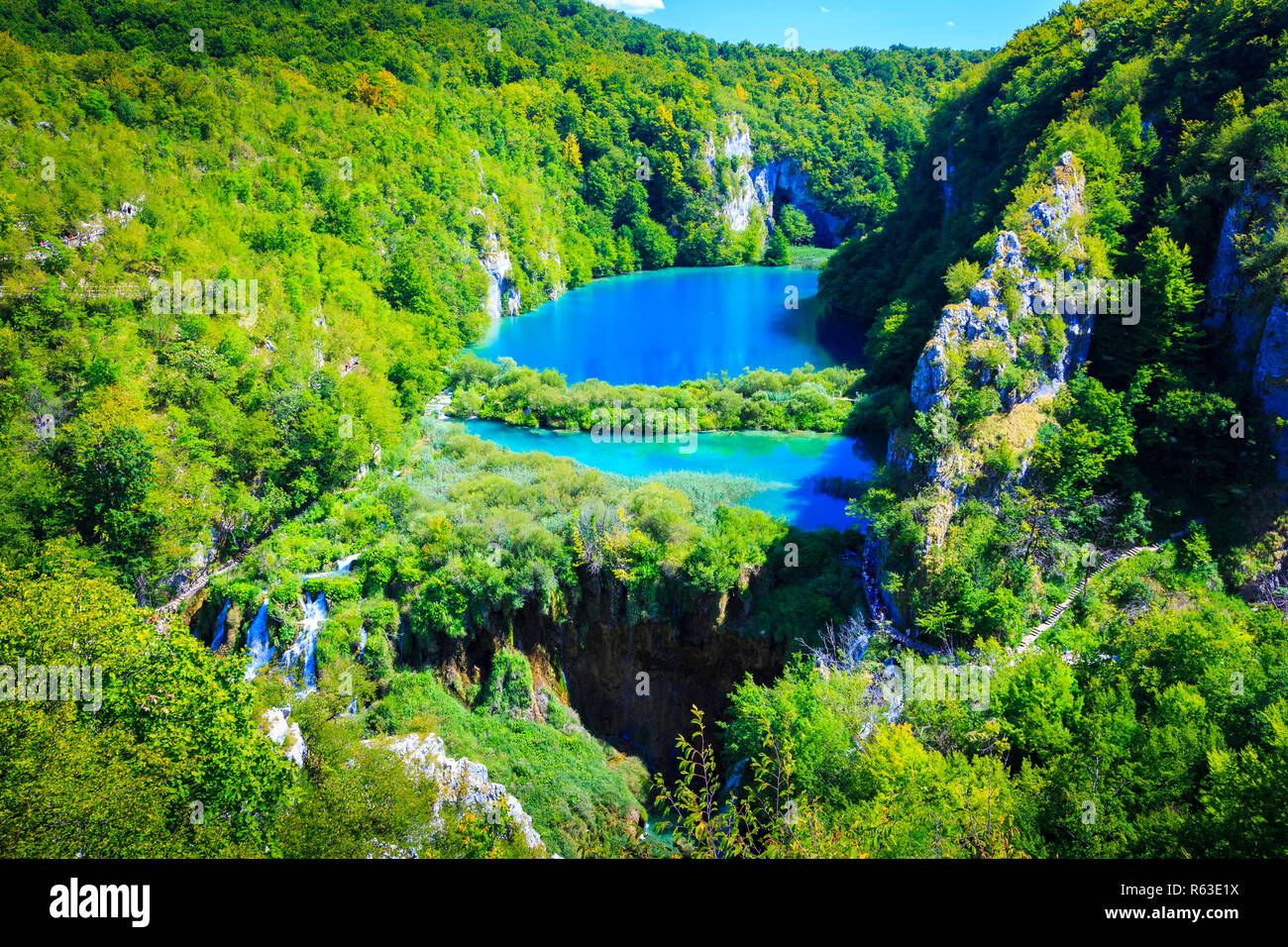 Lakes and freshwater lakes hi-res stock photography and images - Alamy