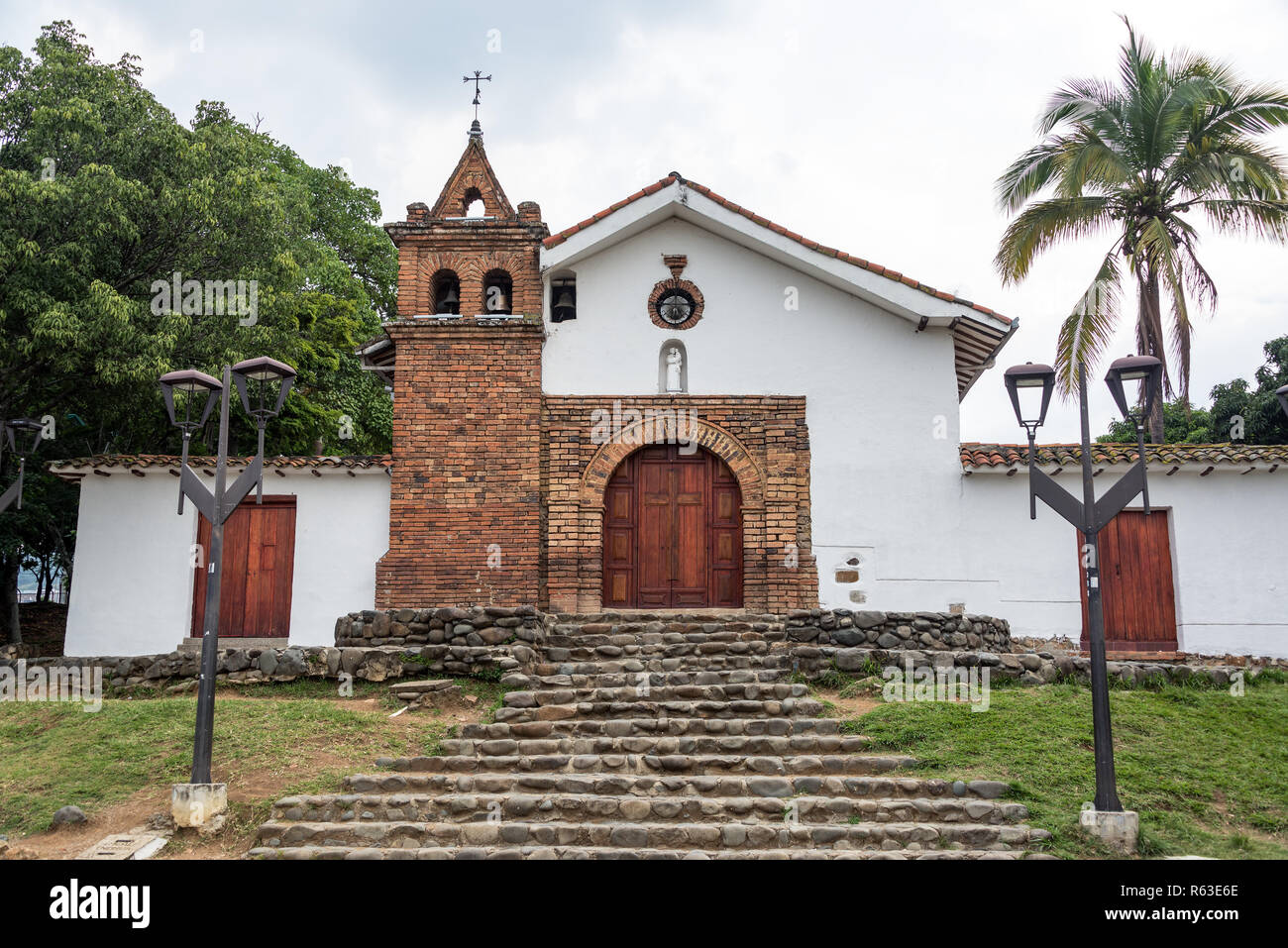 Cali colombia church hi-res stock photography and images - Alamy