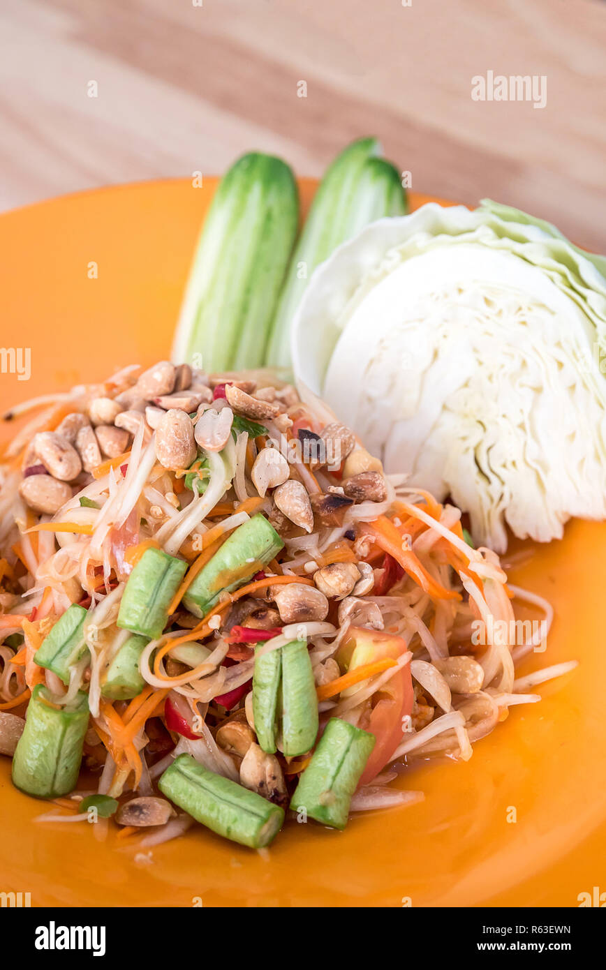 som tum Thai Stock Photo - Alamy