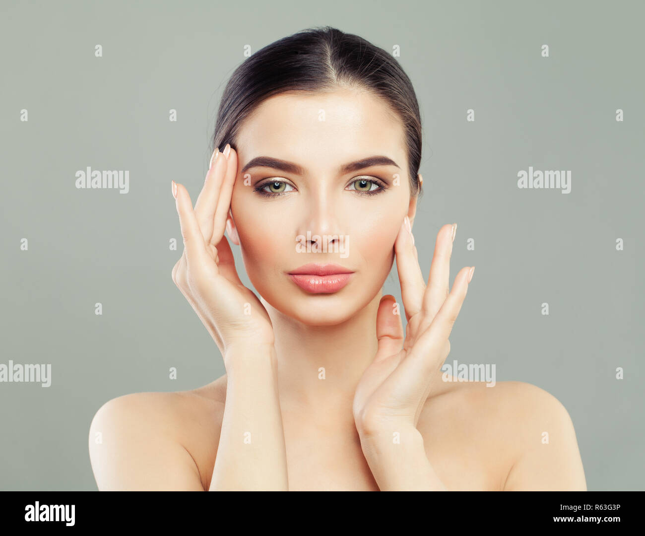 Face model hi-res stock photography and images - Alamy