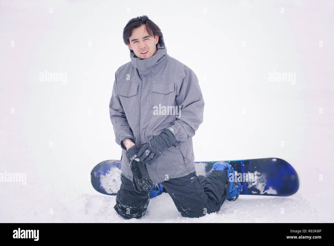 Young chinese man snowboarding hi-res stock photography and images - Alamy