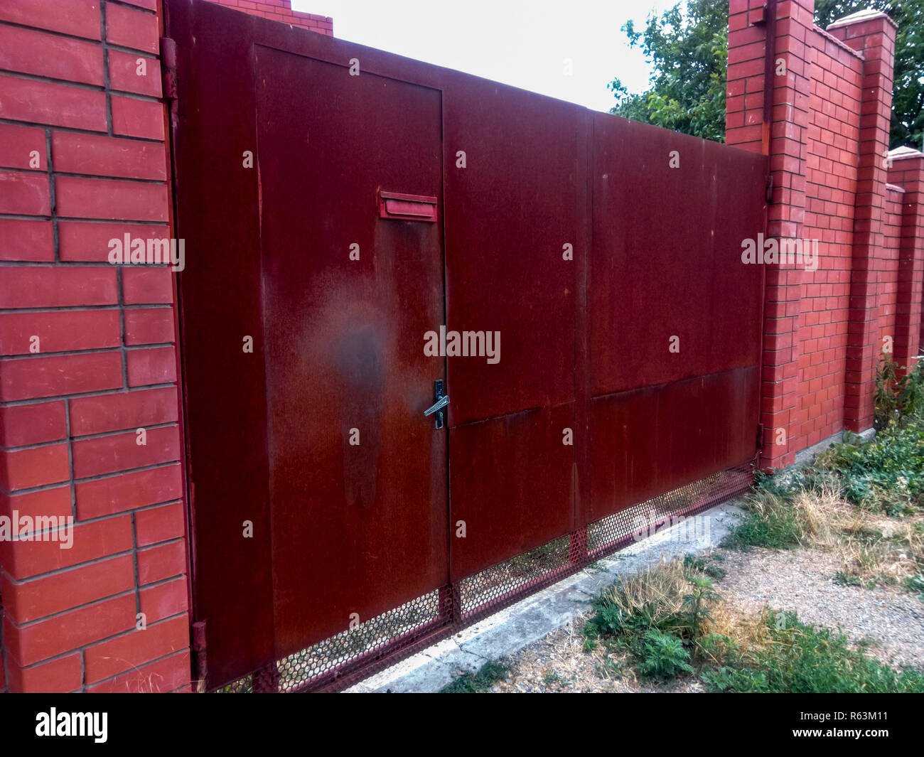 Gateway gate post gates hi-res stock photography and images - Alamy